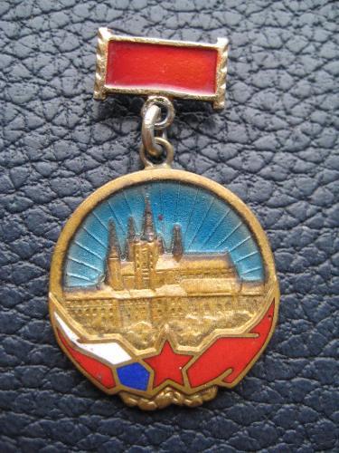 Знак Значок на подвеске Чехословакия ЧССР-СССР h-40мм. Тяж. мет. Эмаль ...