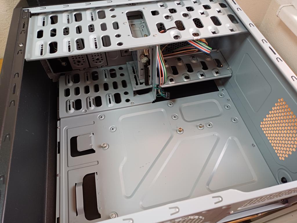 Компьютерный корпус Logic Power черный ATX — Купуйте на Newauction.org ...