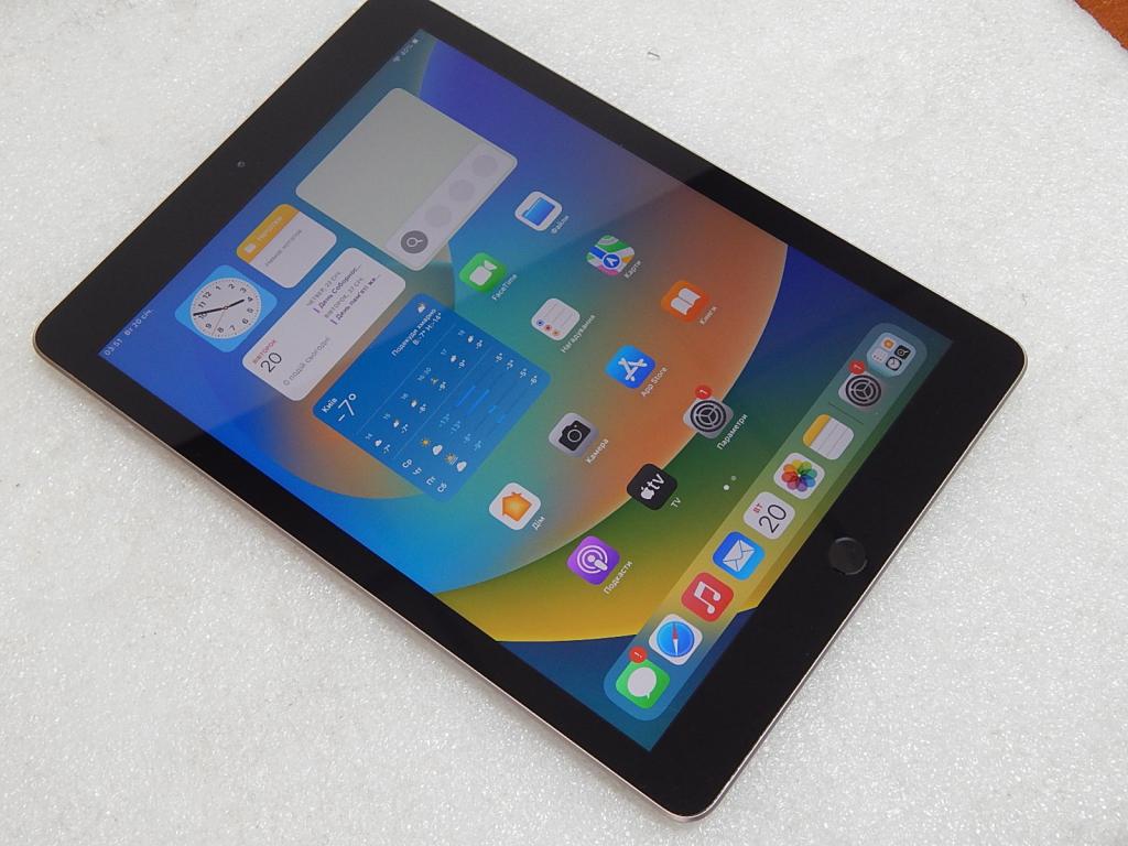Планшет Apple iPad 32Gb, A1893, 6 генерації, Serial F9FXHM4HJF8J ...